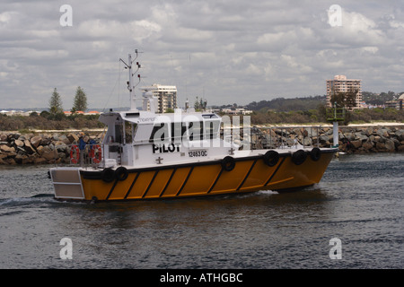 COAST GUARD PILOT BOAT MOOLOOLABA HARBOUR QUEENSLAND AUSTRALIA Stock ...