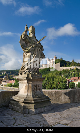 St. Kilian Statue on the Alte Mainbrücke, Würzburg with Marienberg ...