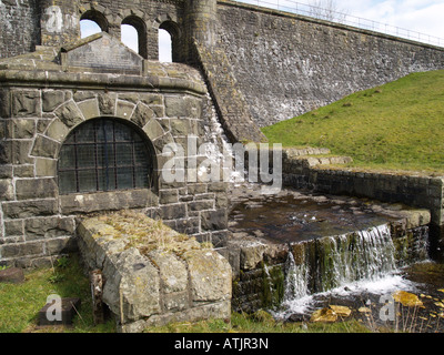 control point victorian reservoir dam wall sluice Stock Photo - Alamy