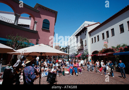 Paseo Nuevo shopping center in downtown Santa Barbara, California Stock ...