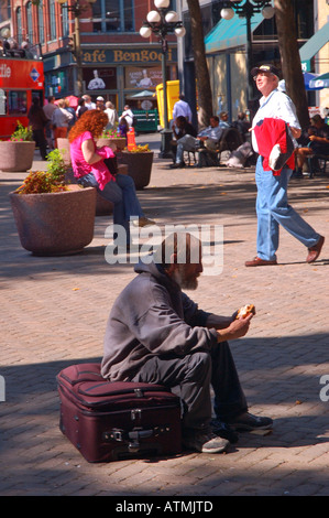 Homeless people in Seattle s Pioneer square Stock Photo - Alamy