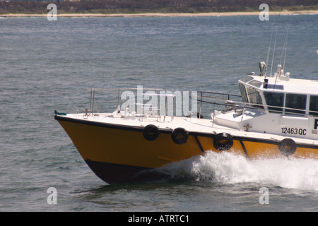COAST GUARD PILOT BOAT MOOLOOLABA HARBOUR QUEENSLAND AUSTRALIA Stock ...