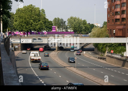 The IDR (Inner Distribution Road), Reading, Berkshire at the Oracle ...
