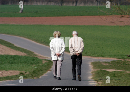 Rentner Paar Ehepaar Stock Photo - Alamy