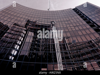 The Willis Building architect Norman Foster and Lloyds Building ...