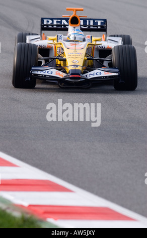 Fernando Alonso (ESP) Renault R28 makes a pit stop...Formula One ...