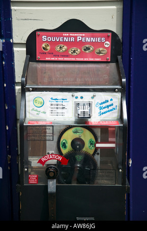 Souvenir penny machine Stock Photo - Alamy