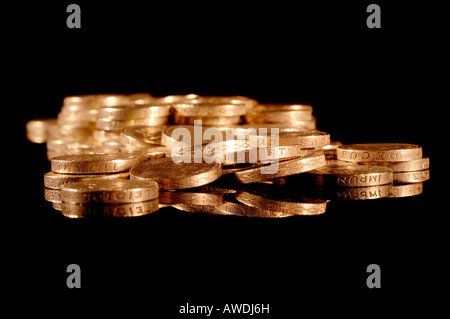 generic of shiny british pound coins Stock Photo - Alamy