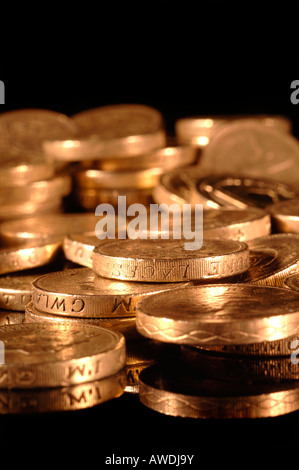 generic of shiny british pound coins Stock Photo - Alamy