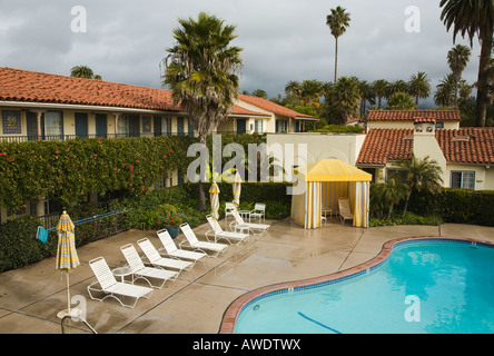empty swimming pool bad hotel rough dirty area Stock Photo - Alamy
