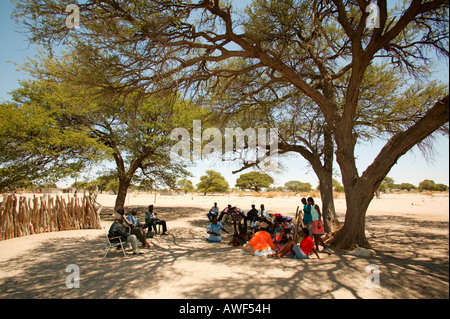 Community meeting under a village tree in Bihar state, India, South ...