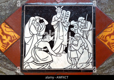 Old testament Bible scene: Moses and the ten commandments Stock Photo ...