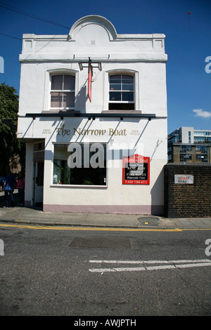 The Narrow Boat Pub, Islington, London, England Stock Photo - Alamy