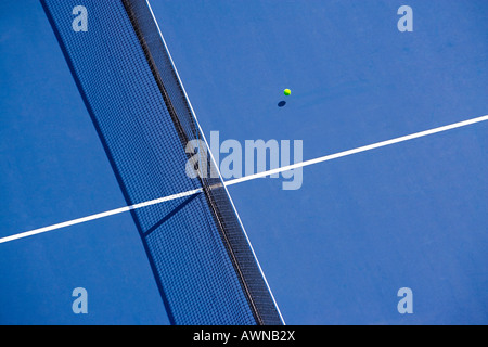 blue tennis court Stock Photo - Alamy
