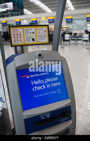 British Airways check-in desk at Gatwick Airport Stock Photo - Alamy