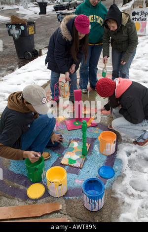 College Student Volunteers in Alternative Spring Break Stock Photo - Alamy