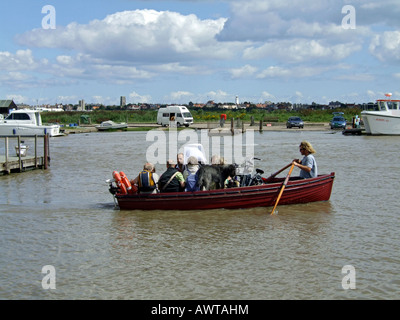 Ferry boat River Blythe between Walberswick and Southwold harbour ...