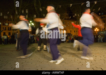 Basque traditional dancers, Euskal Dantza Tradixionaleko, in ...