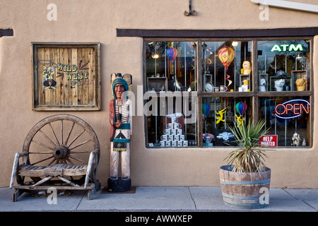 Albuquerque store front with wooden Indian figure and Wagon Wheel New ...
