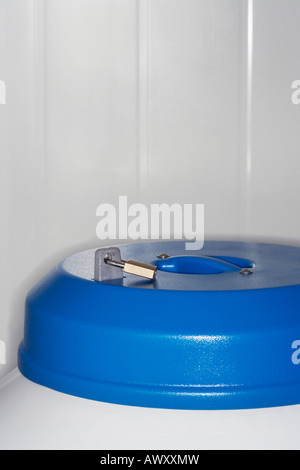 Container of nitrogen Stock Photo - Alamy