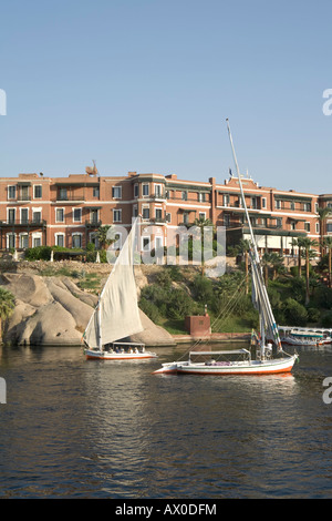 FELUCCAS OLD CATERACT HOTEL RIVER NILE ASWAN EGYPT Stock Photo - Alamy