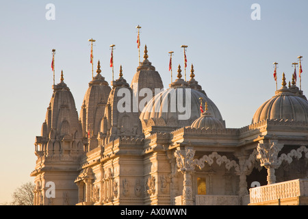 The largest Hindu temple outside India, The Shri Swaminarayan Temple in ...