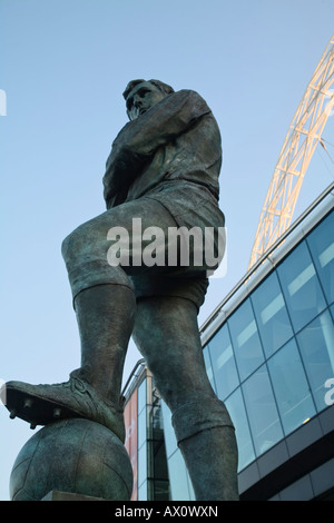 The Bobby Moore statue at Wembley Stadium Stock Photo - Alamy