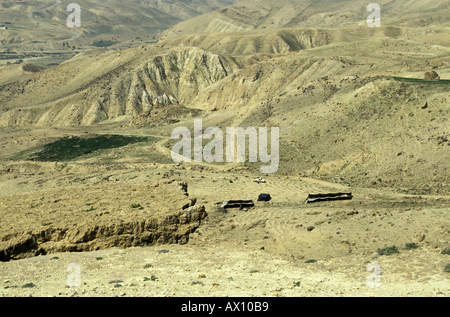 Jordan Between Tafila And Kerak Above Bedouin Tents In The Desert Stock ...