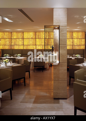 360 RESTAURANT AT OBEROI HOTEL, NEW DELHI, INDIA Stock Photo - Alamy