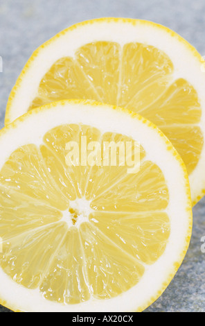 Zitrone / (Citrus limon) Scheibe, Scheiben, Viertel, geviertelt Stock ...
