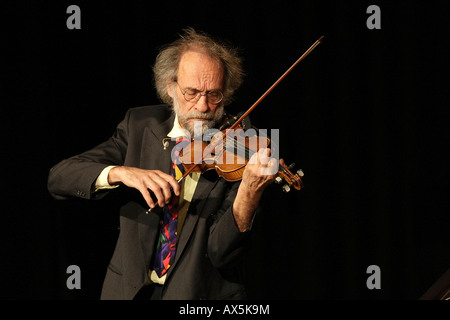 Klaus von Wrochem aka Klaus the Fiddler Stock Photo - Alamy