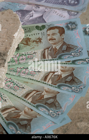 Iraqi Bank Notes Stock Photo - Alamy