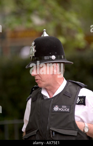 London Parks Police on beat Stock Photo - Alamy