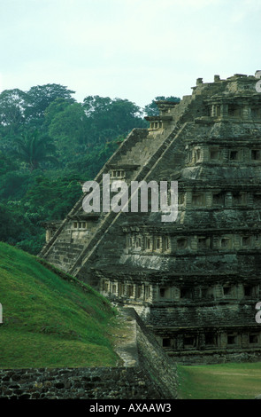 El Tajin culture Mexico Central America Latin America niches pyramid ...