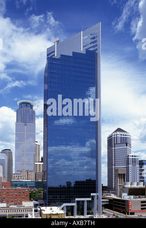 MINNEAPOLIS, MINNESOTA SKYLINE INCLUDES ACCENTURE, CAMPBELL MITHUN AND ...