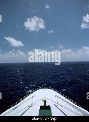 Bow of Queen Mary 2 and wide Atlantic Ocean Stock Photo - Alamy