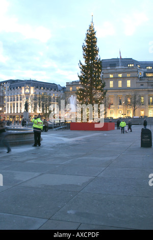 London Trafalgar Square December 2005 Stock Photo - Alamy