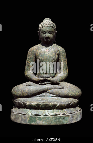 Buddha statues in Dhyana Mudra (Meditation) at Ruvanvalisaya ...