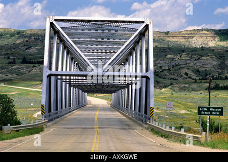 Steel bridge over the Missouri River in Decatur, Nebraska Stock Photo ...