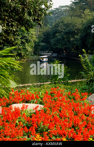 China Guangzhou canton yuexiu park 5 rams statue Stock Photo - Alamy