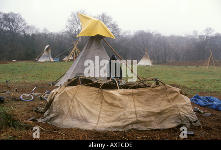 Dropping out hippie community 1990s UK. Ferret Steve using a Pole Lathe ...