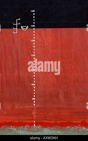 Draught marks and plimsoll line on ship's hull Stock Photo - Alamy