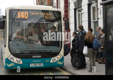 X40 Trawscambria bus to Cardiff picking up passengers in Lampeter ...