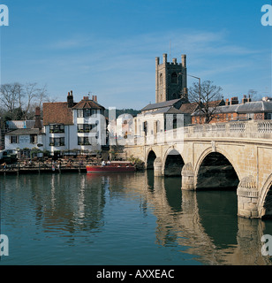 A photograph of the bridge in Henley-on-Thames, a picturesque town in ...