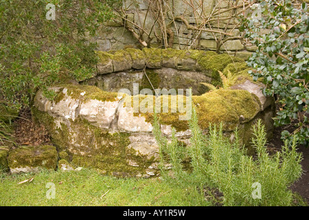 Stone water well, Glanton, Northumberland, England Stock Photo - Alamy