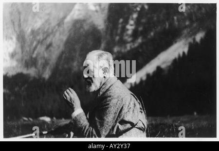 Sigmund Freud (1856-1939) smoking cigar in a classic early 1920s ...