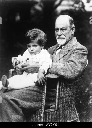 Sigmund Freud with his grandson, Stephen Gabriel Freud (1921-2015), in ...