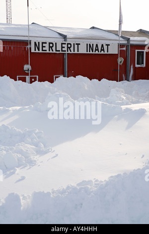 Nerlerit Inaat / Constable Point airport terminal, for access to ...