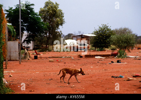 Australia Aboriginal community near Alice Springs Stock Photo - Alamy