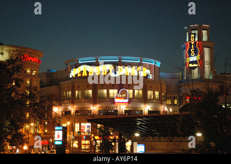 Memphis Tennessee skyline at night Peabody Place hotel Stock Photo - Alamy